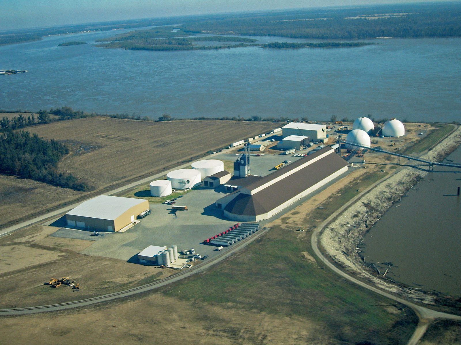River Terminals - Stueve Construction